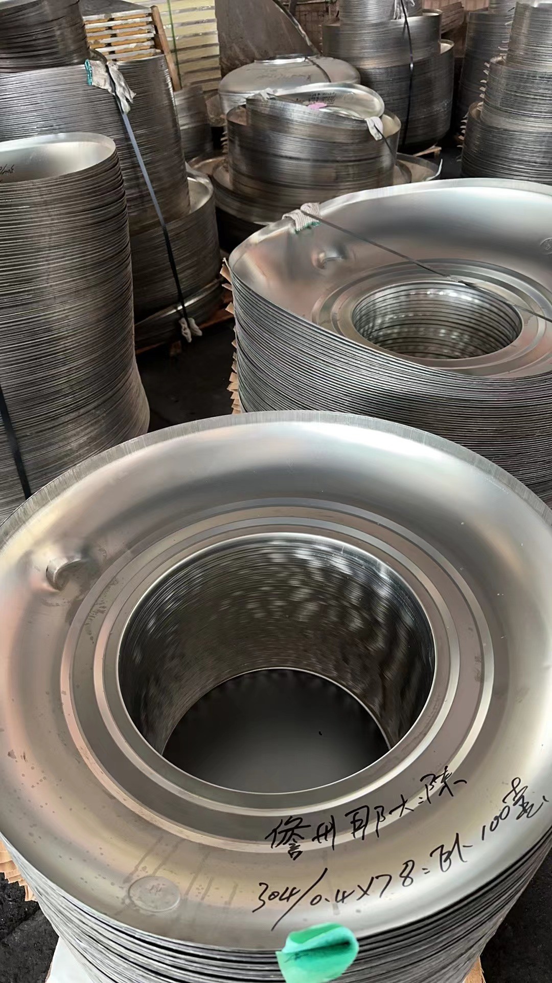 SS 316 Stainless Steel Circular Insulated Water Storage Tank Covers ...